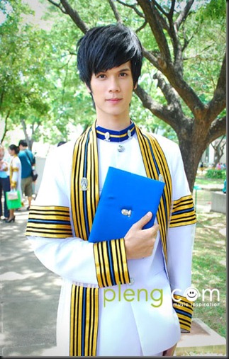 My Thai Addiction: [PICTURES] Yoshi’s graduation pics